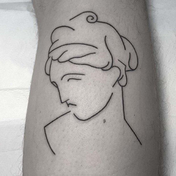 Caleb Kilby cria tattoos minimalistas, expressivas e lindamente ...