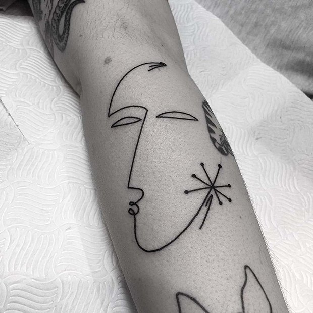 Caleb Kilby cria tattoos minimalistas, expressivas e lindamente ...